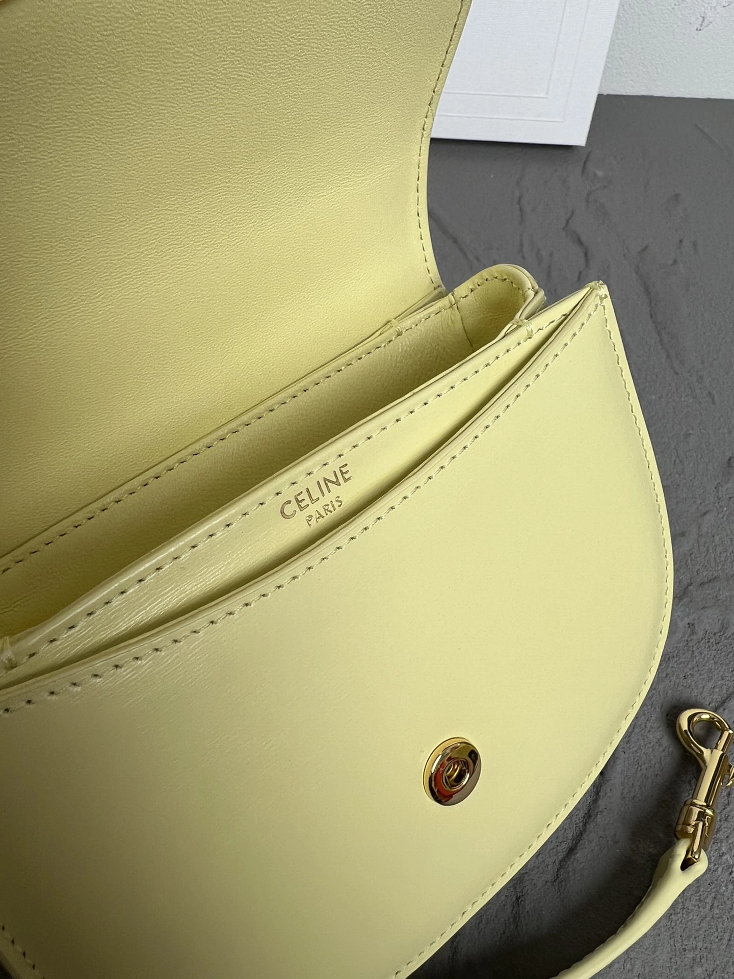Bargain Celine Besace Bags