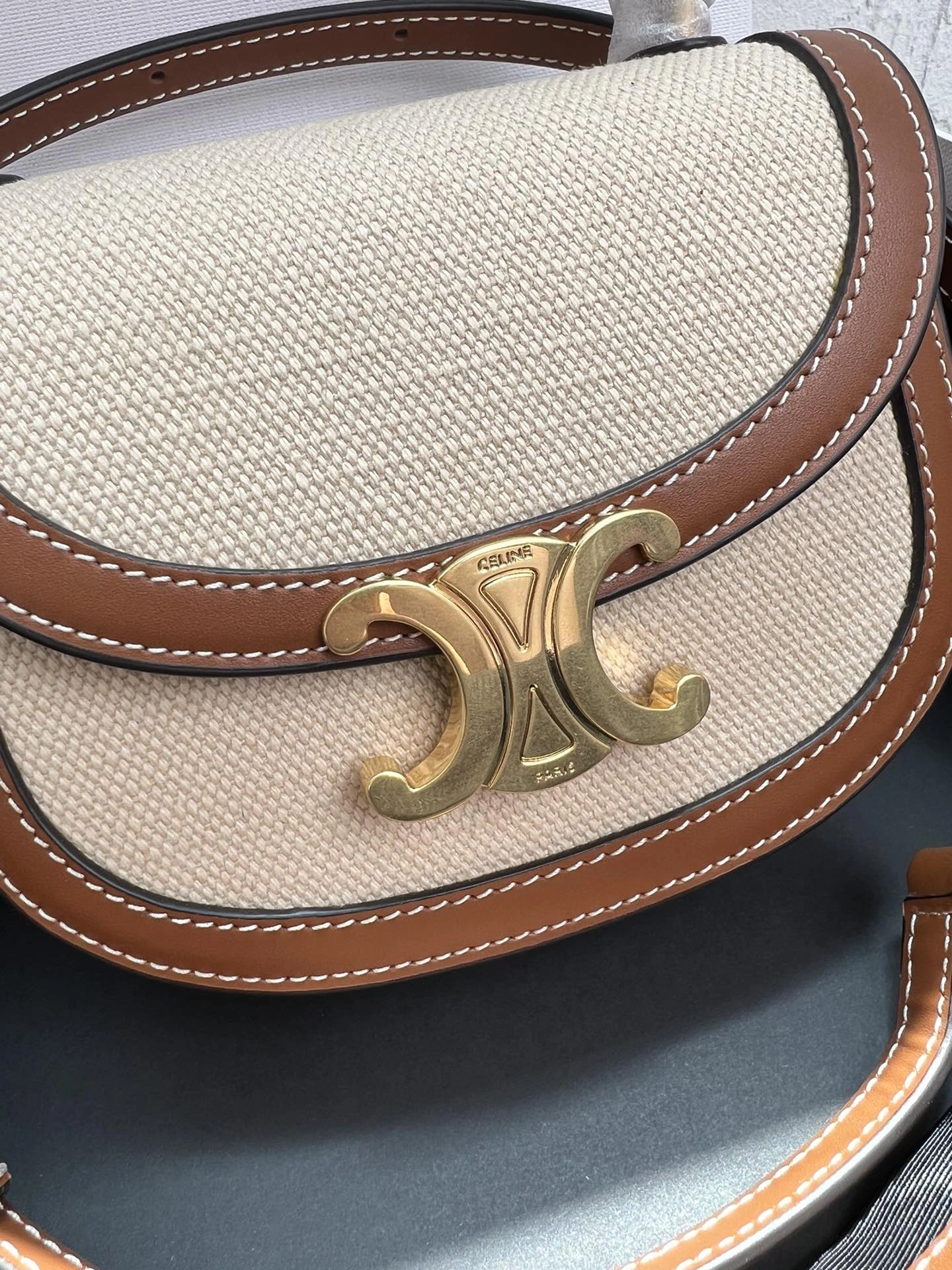 Economical Celine Besace Bags