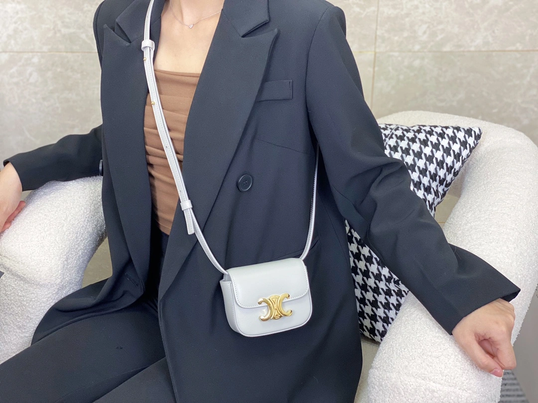 Bargain Celine Besace Bags