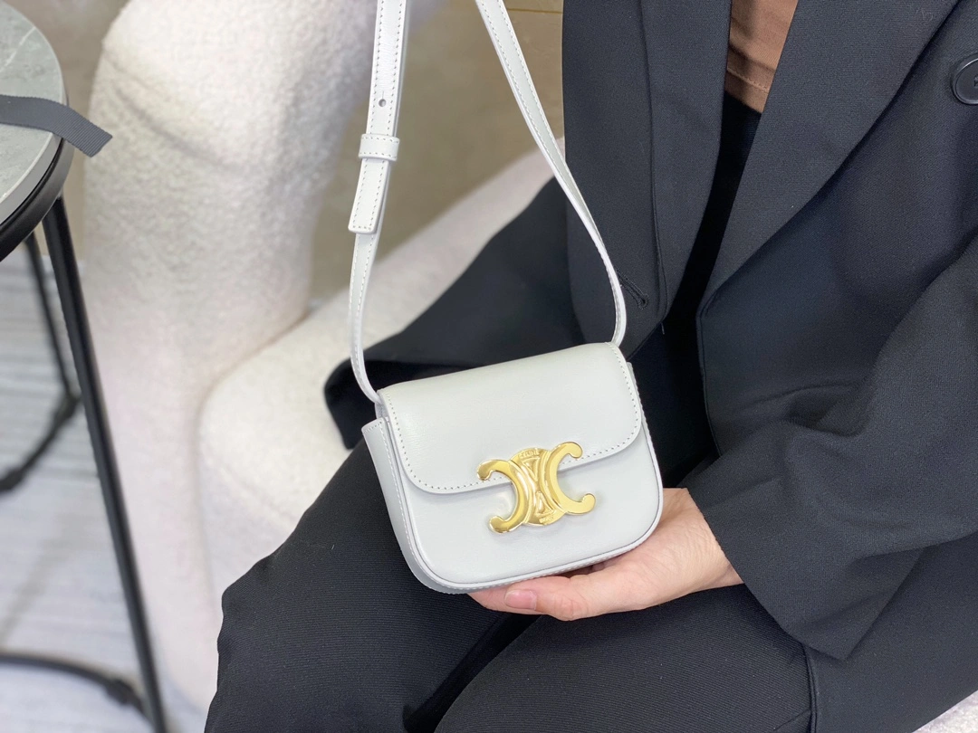 Bargain Celine Besace Bags