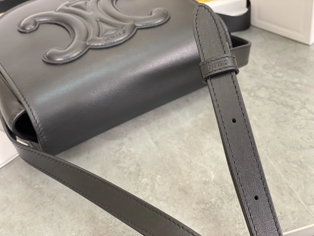 Factory-made Celine Besace Bags