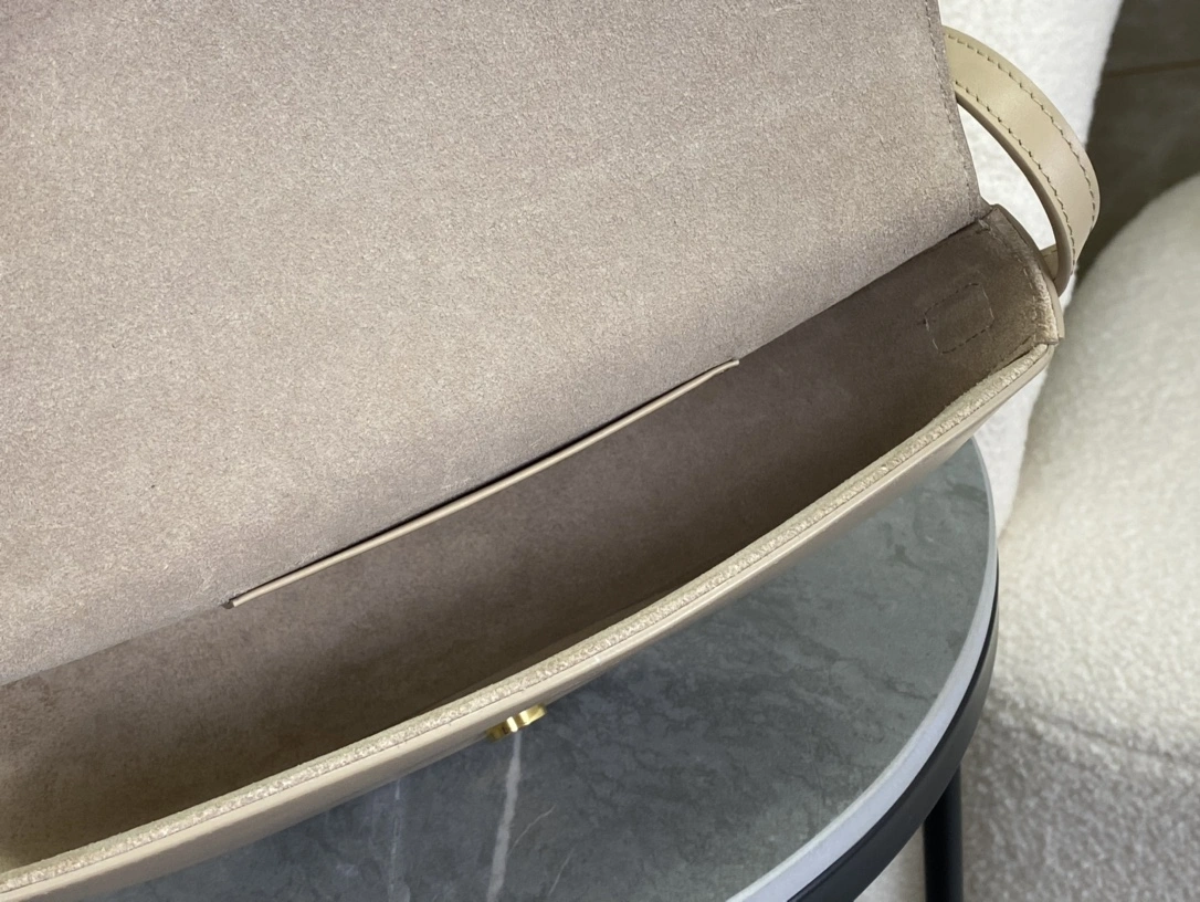 Bargain Celine Besace Bags