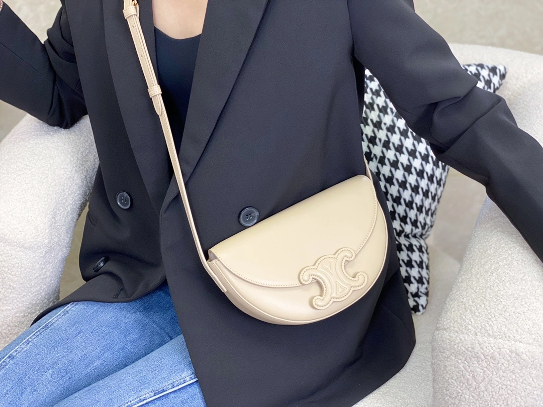Bargain Celine Besace Bags