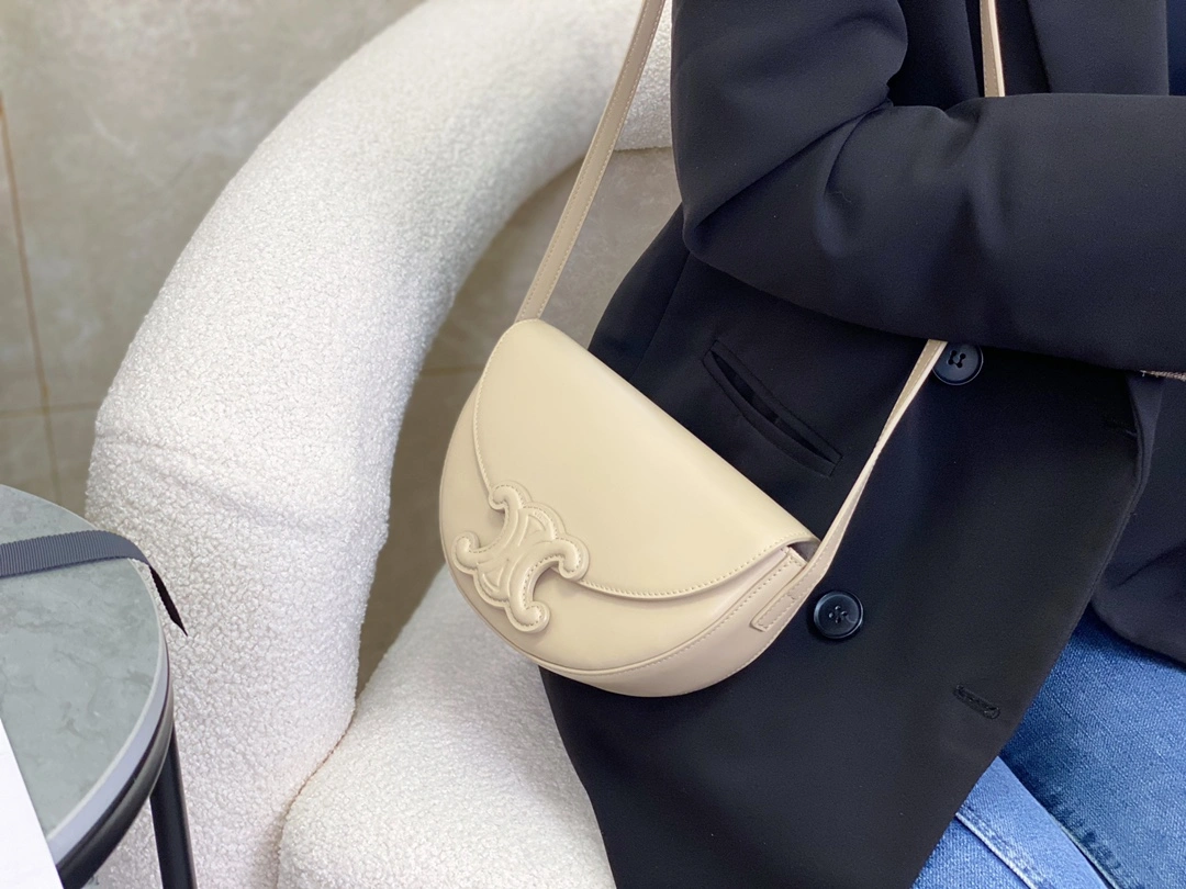 Bargain Celine Besace Bags