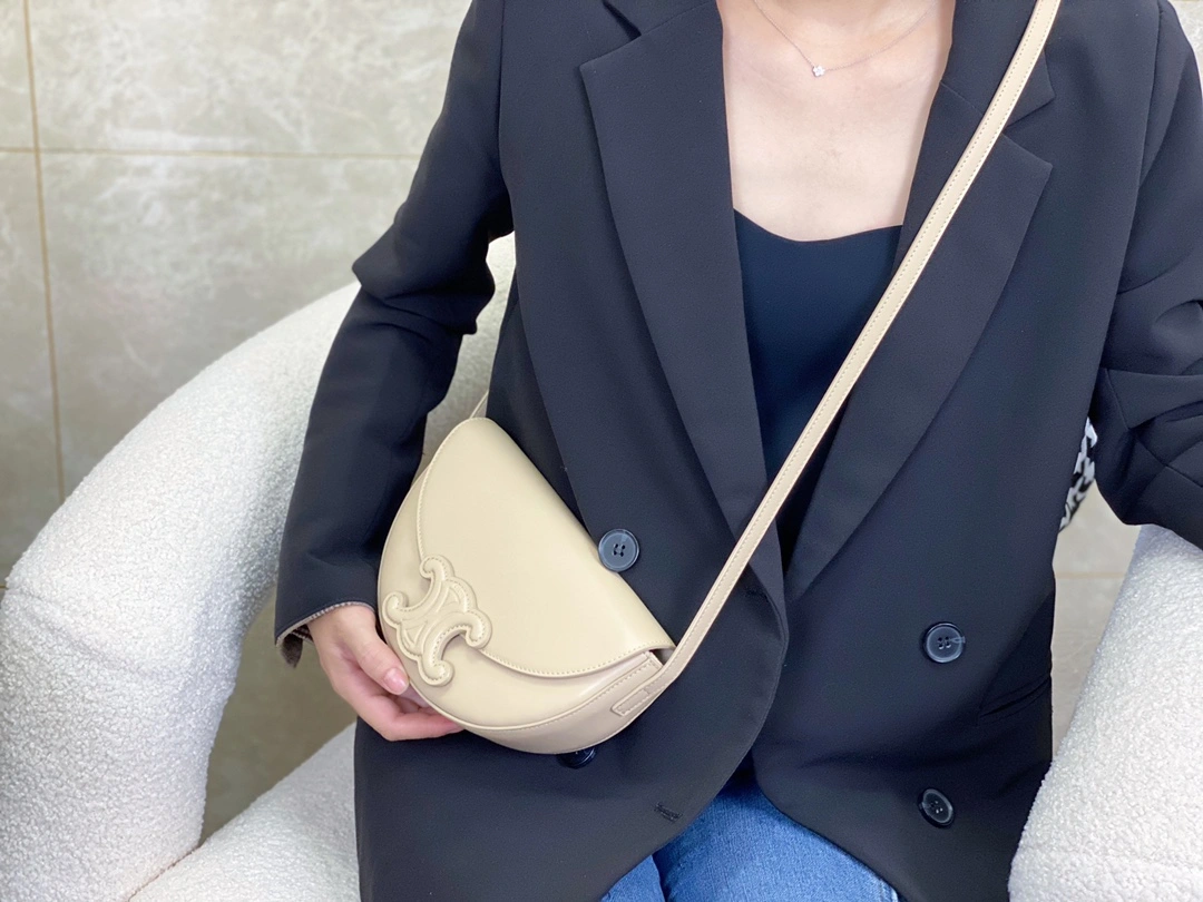 Bargain Celine Besace Bags