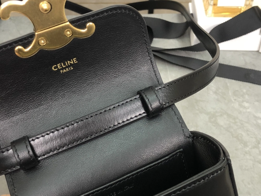Low-cost Celine Besace Bags