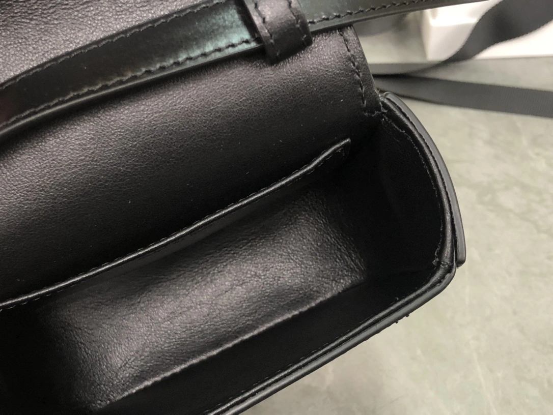 Low-cost Celine Besace Bags