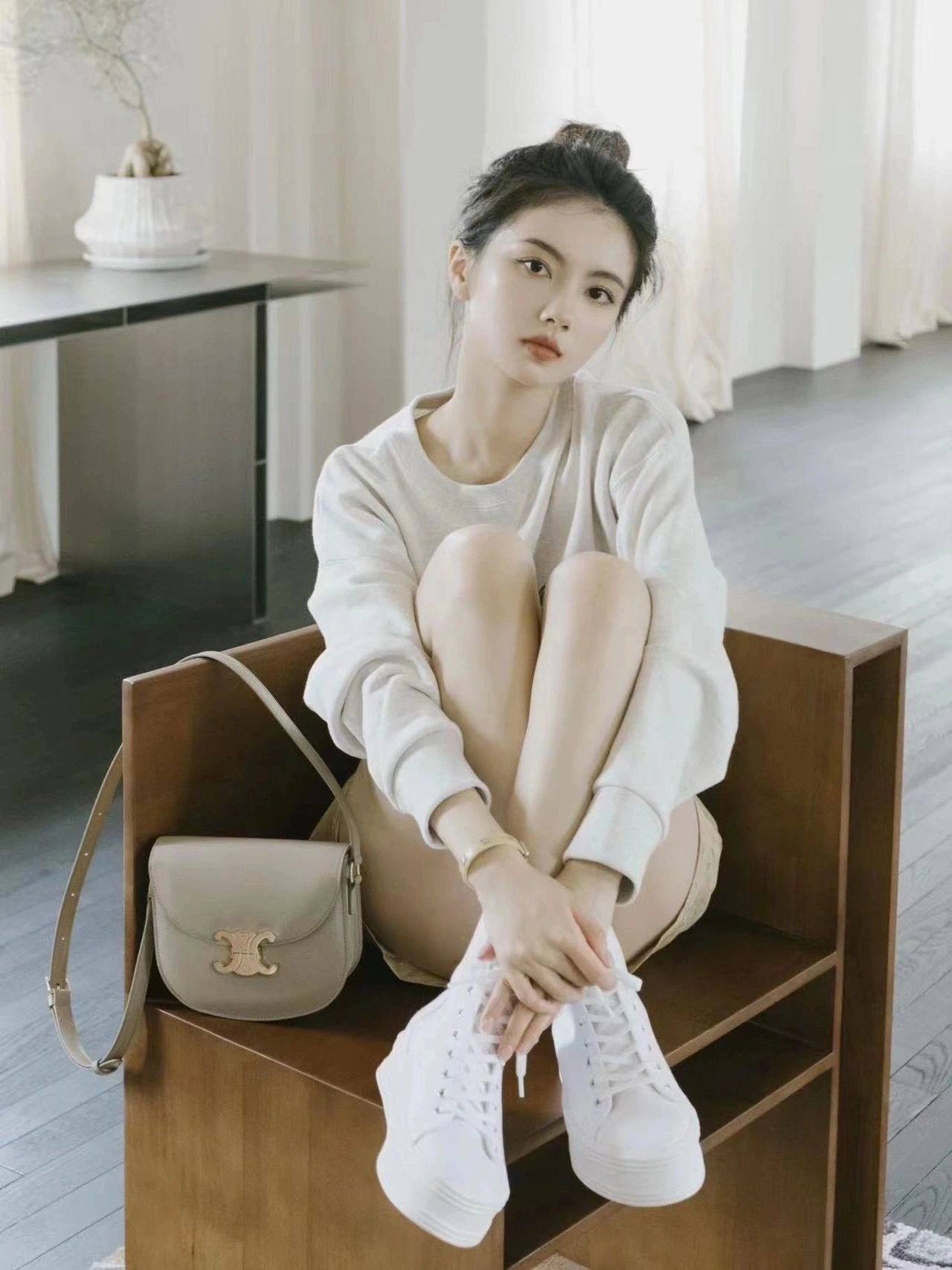 Low-cost Celine Besace Bags