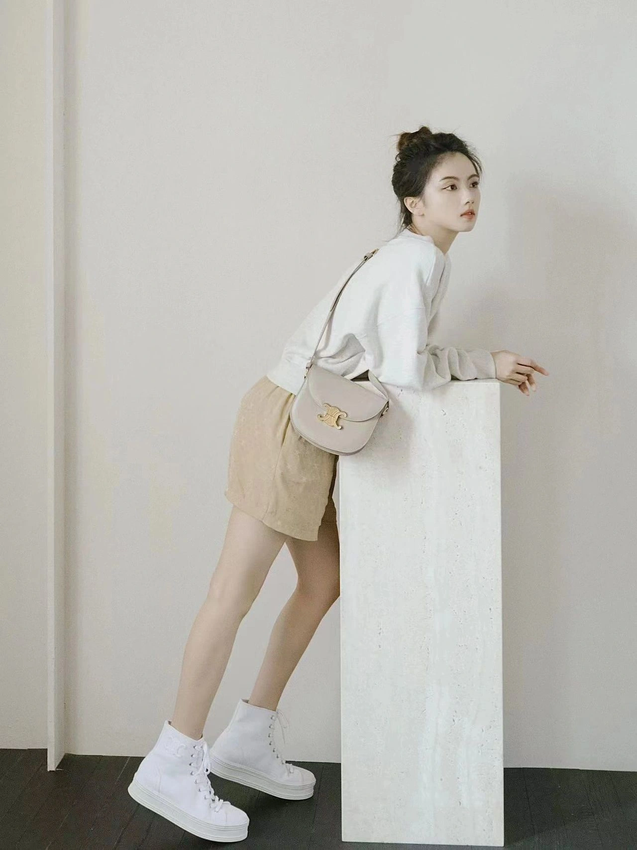 Low-cost Celine Besace Bags