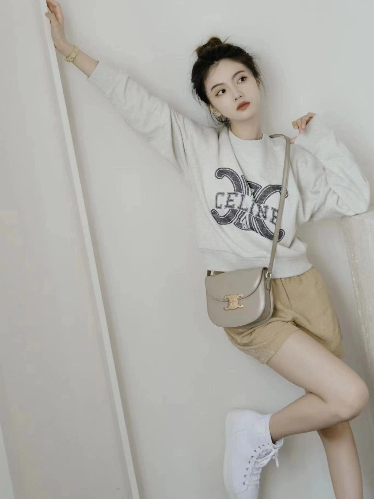 Low-cost Celine Besace Bags