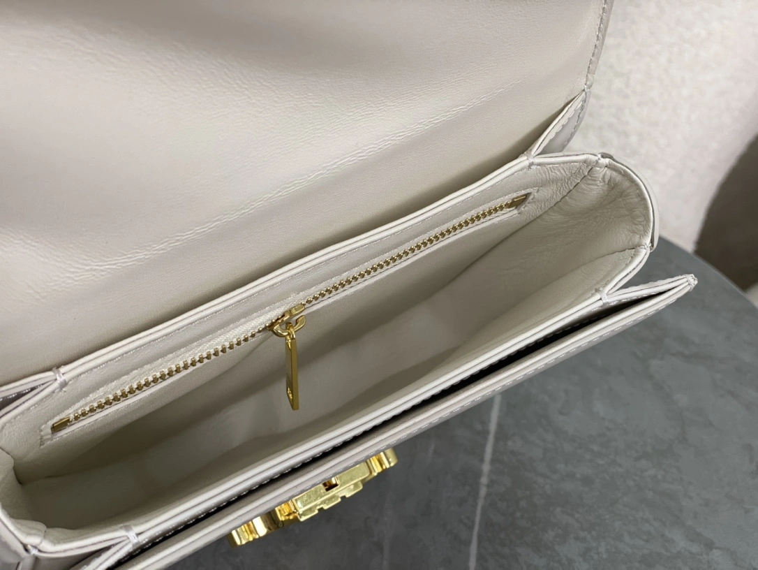 Factory-made Celine Besace Bags