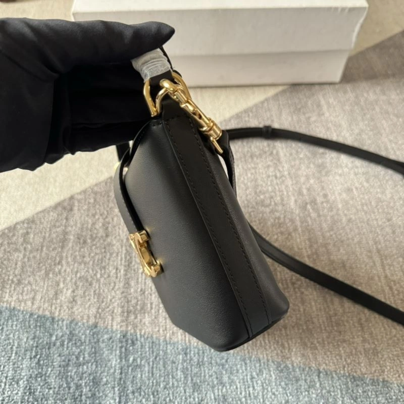 Accurate model Celine Bucket Bags