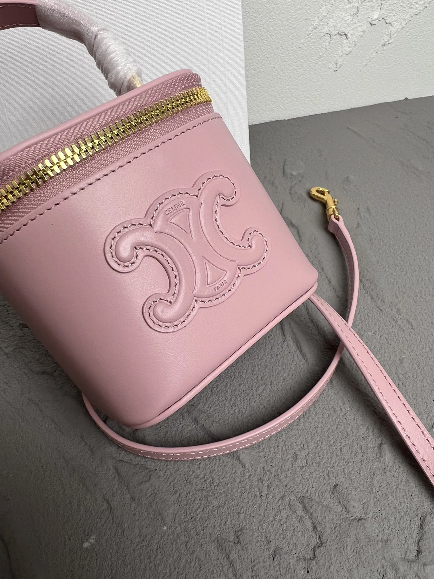Accurate model Celine Bucket Bags