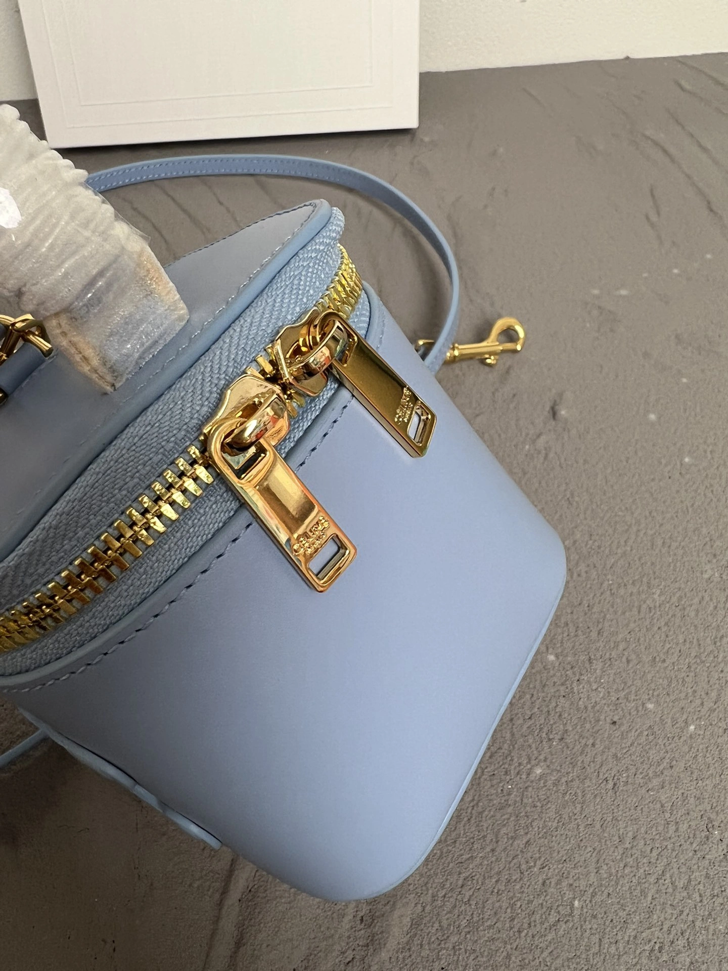 Low-cost Celine Bucket Bags