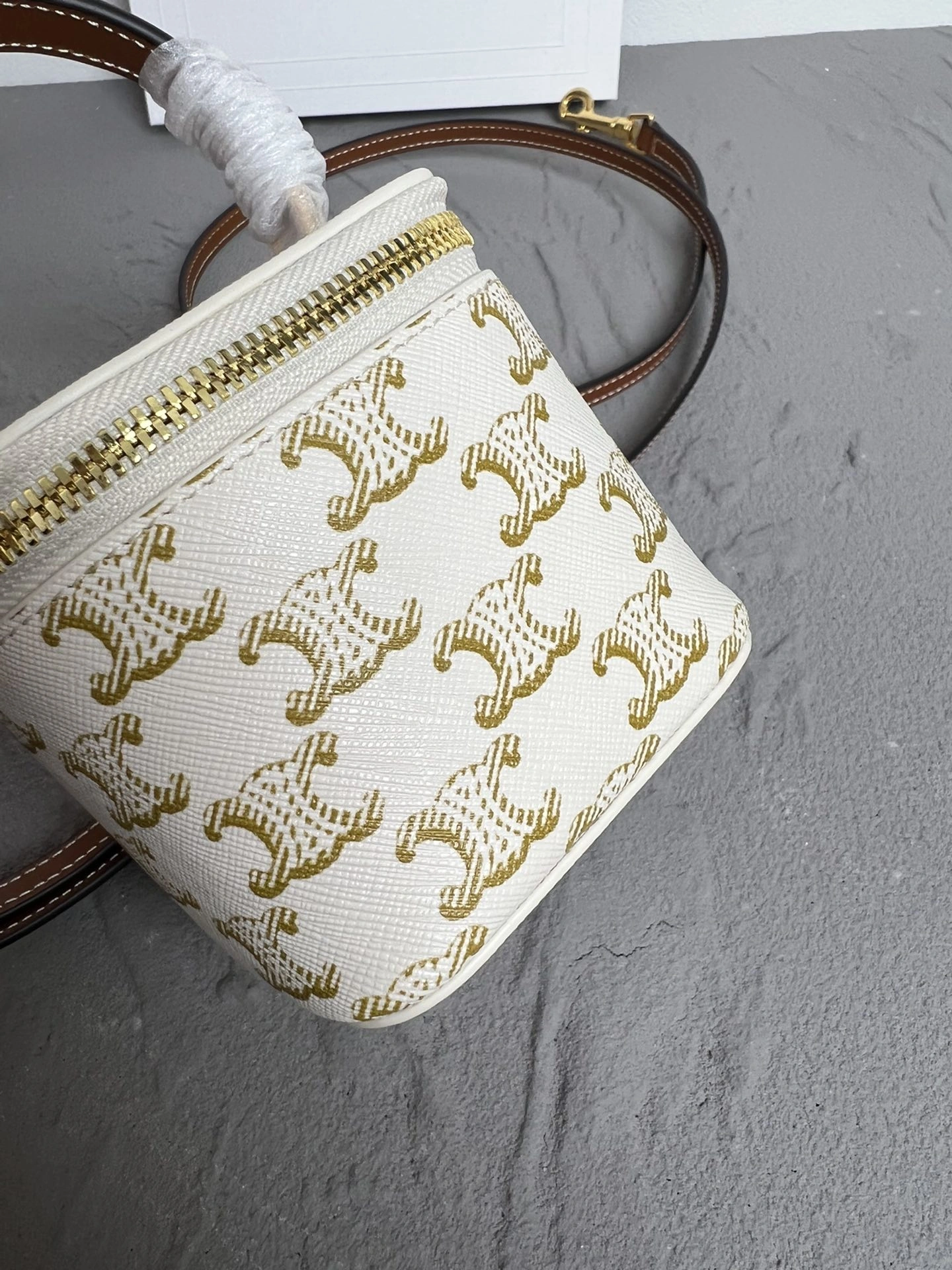 High fidelity Celine Bucket Bags