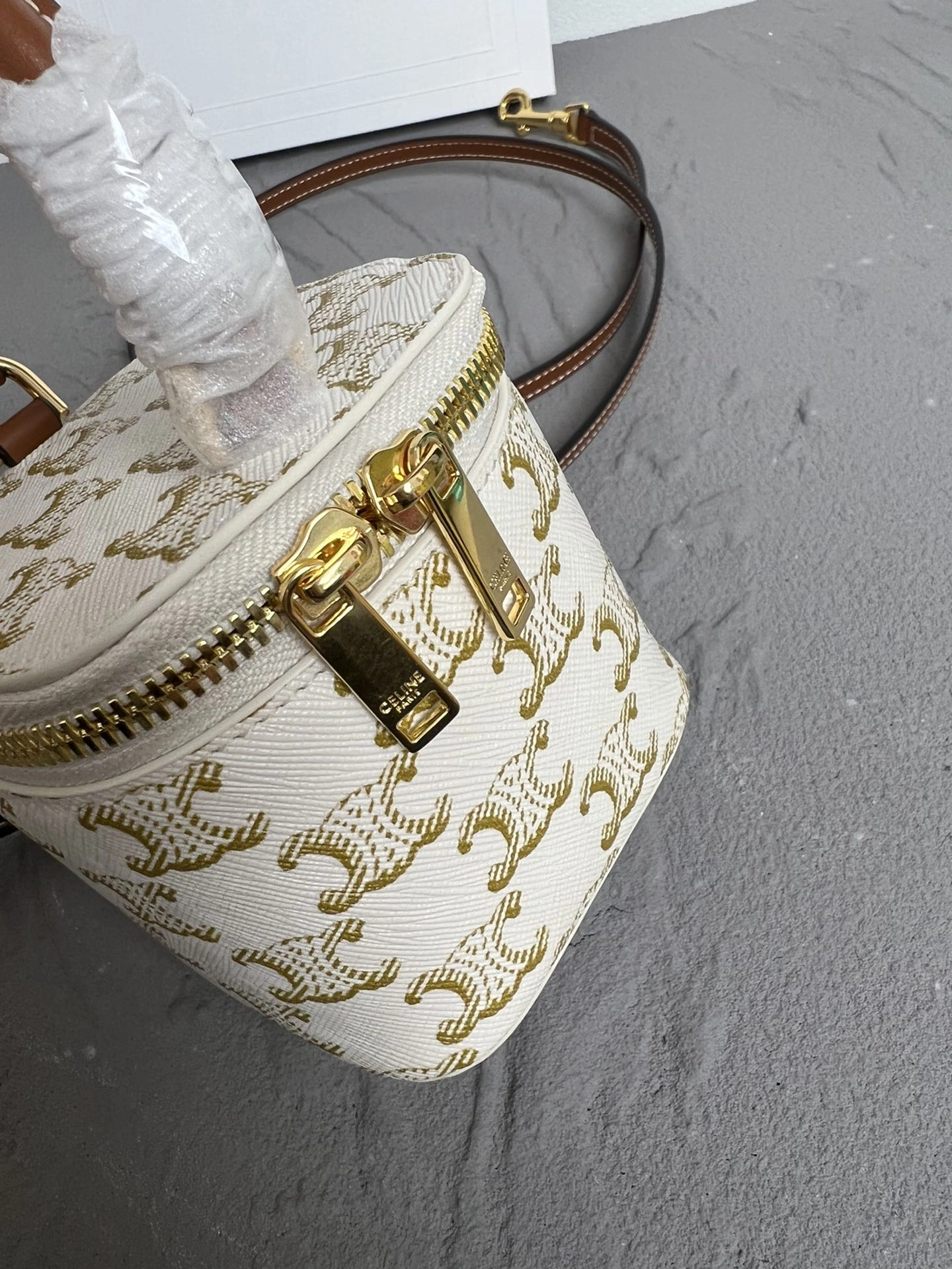 High fidelity Celine Bucket Bags