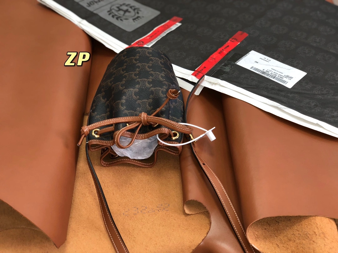 Low-cost Celine Bucket Bags