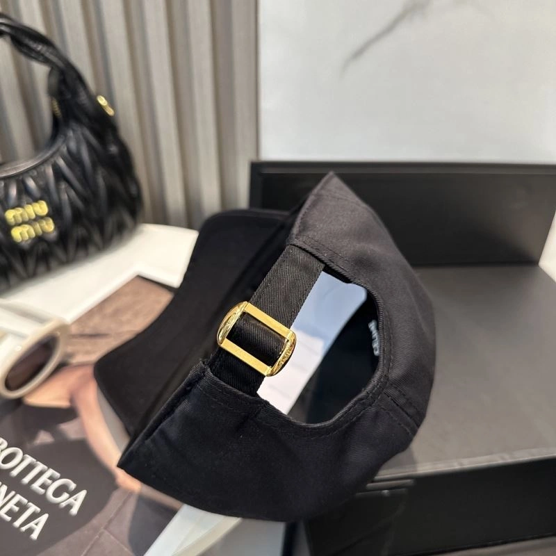 Accurate model Celine Caps