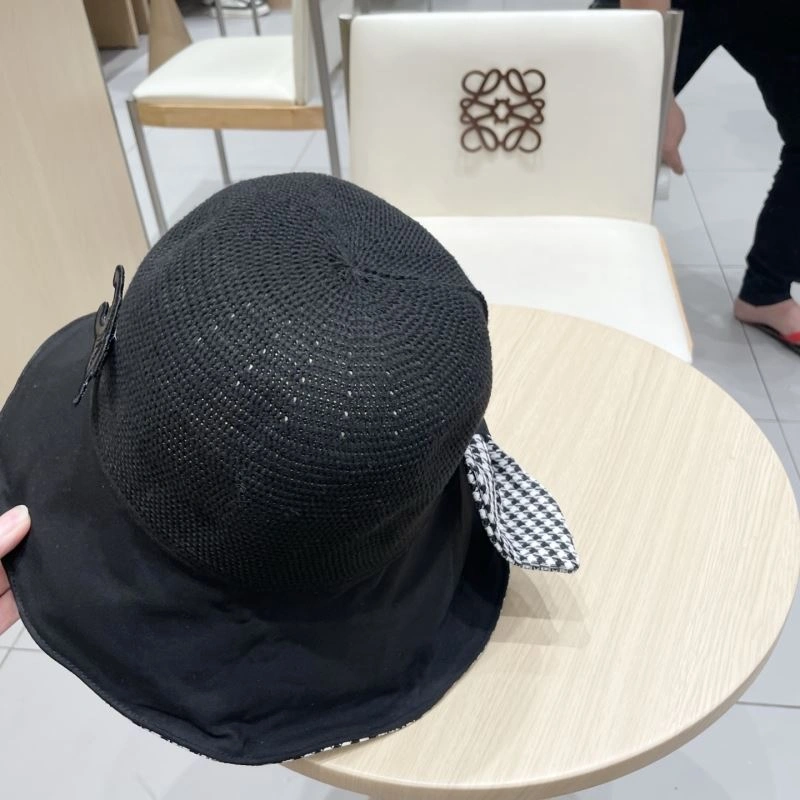 Accurate model Celine Caps