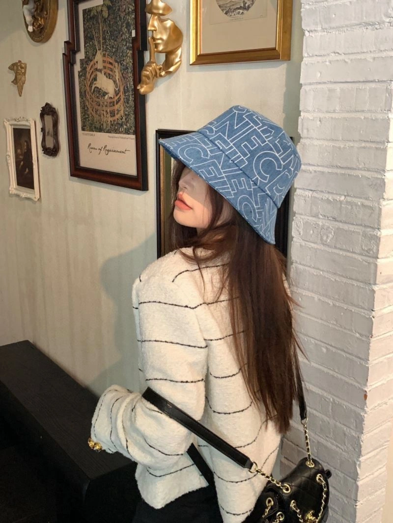 Top mirror Celine Caps