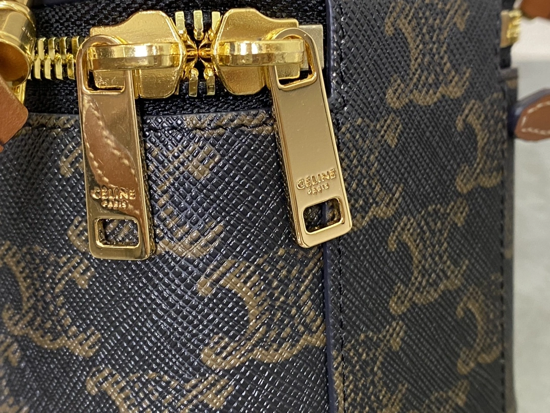 High fidelity Celine Cosmetic Bags