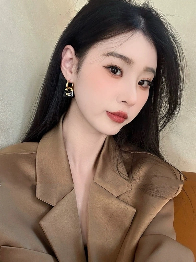 High accuracy Celine Earrings