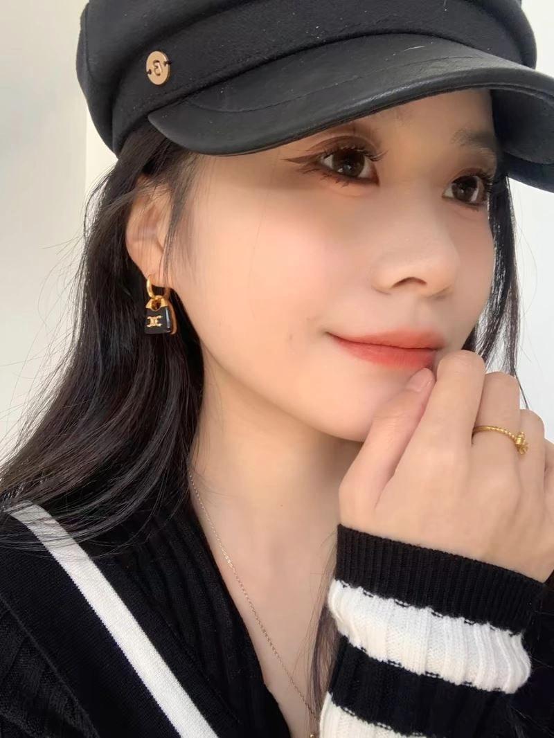 High accuracy Celine Earrings
