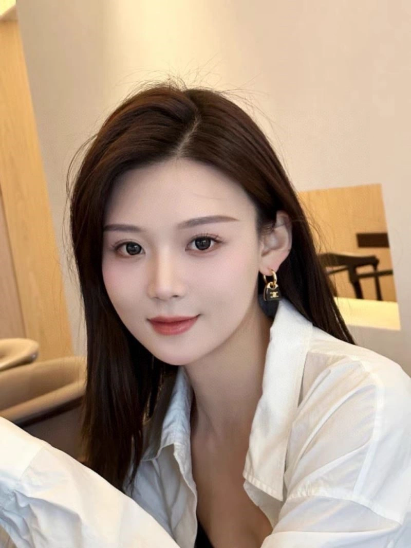 High accuracy Celine Earrings