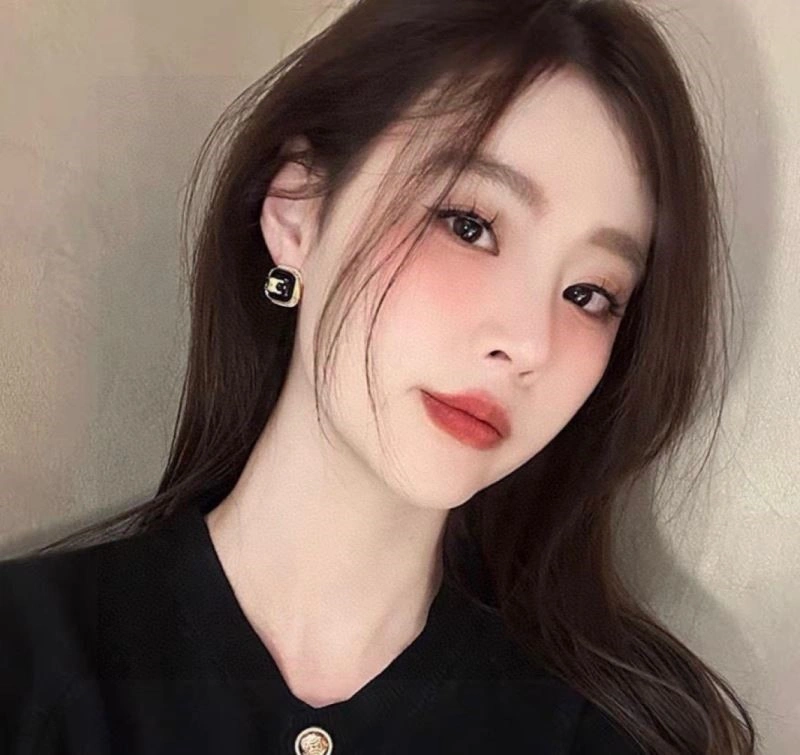 Accurate model Celine Earrings