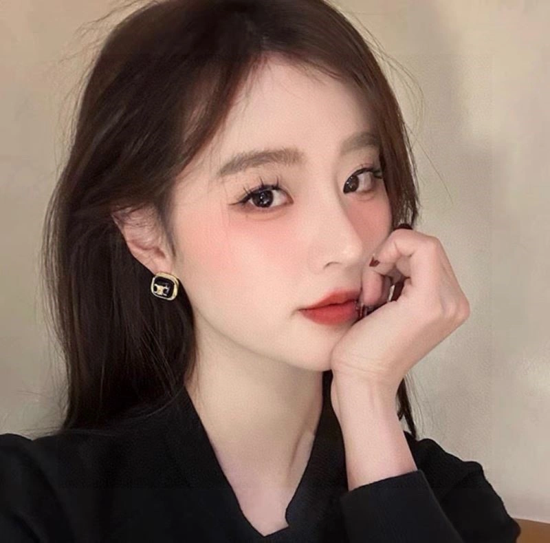 Accurate model Celine Earrings