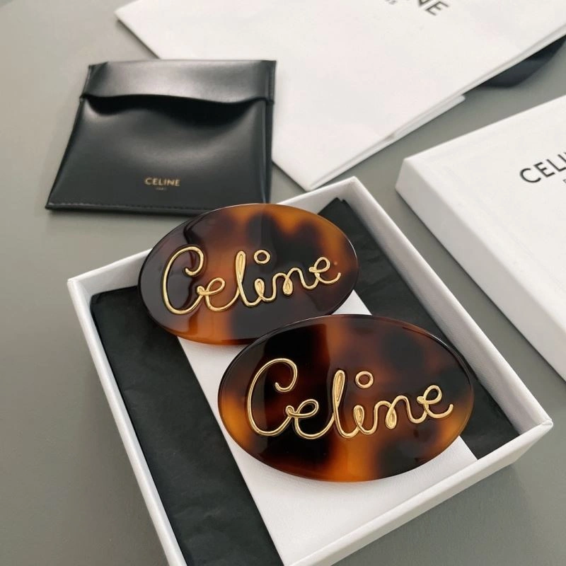 Accurate model Celine Hairpins