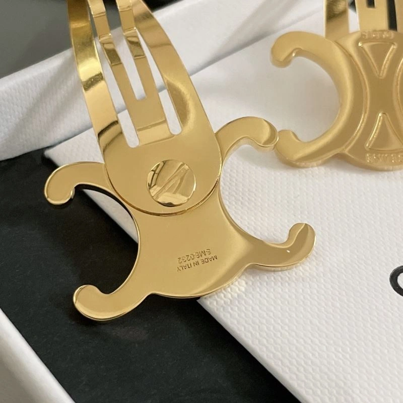 Exact replica Celine Hairpins
