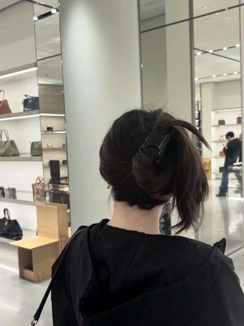 Indistinguishable Celine Hairpins
