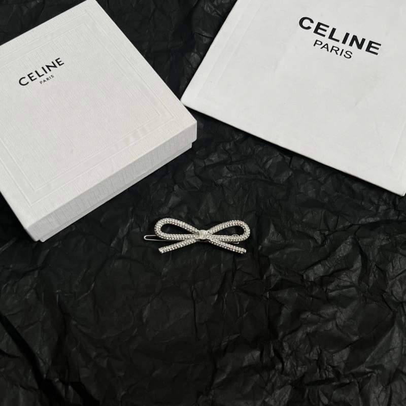 Accurate model Celine Hairpins