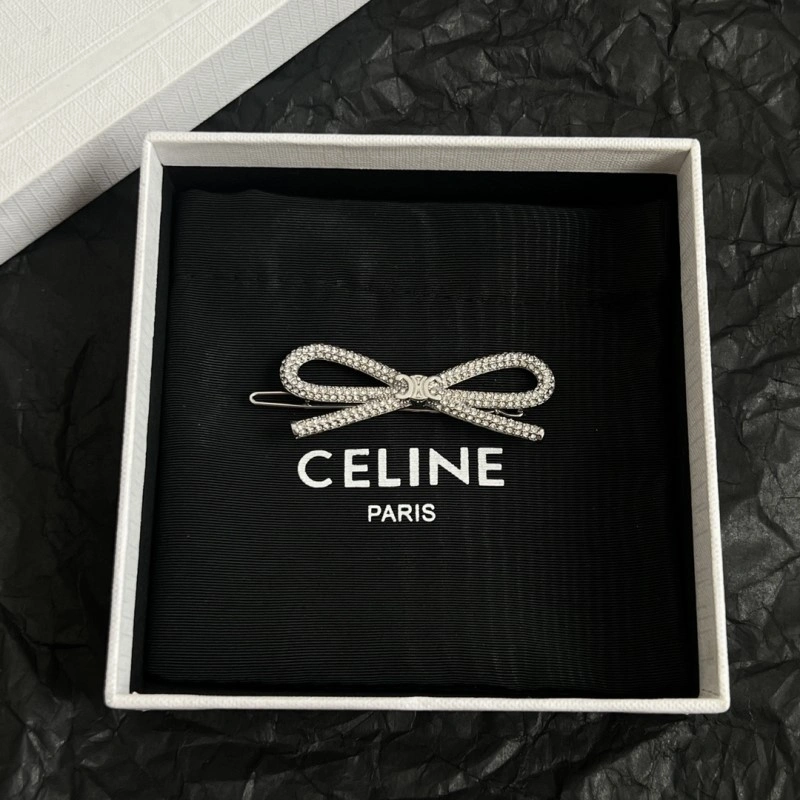 Accurate model Celine Hairpins
