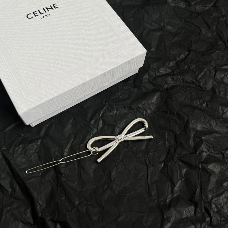 Accurate model Celine Hairpins