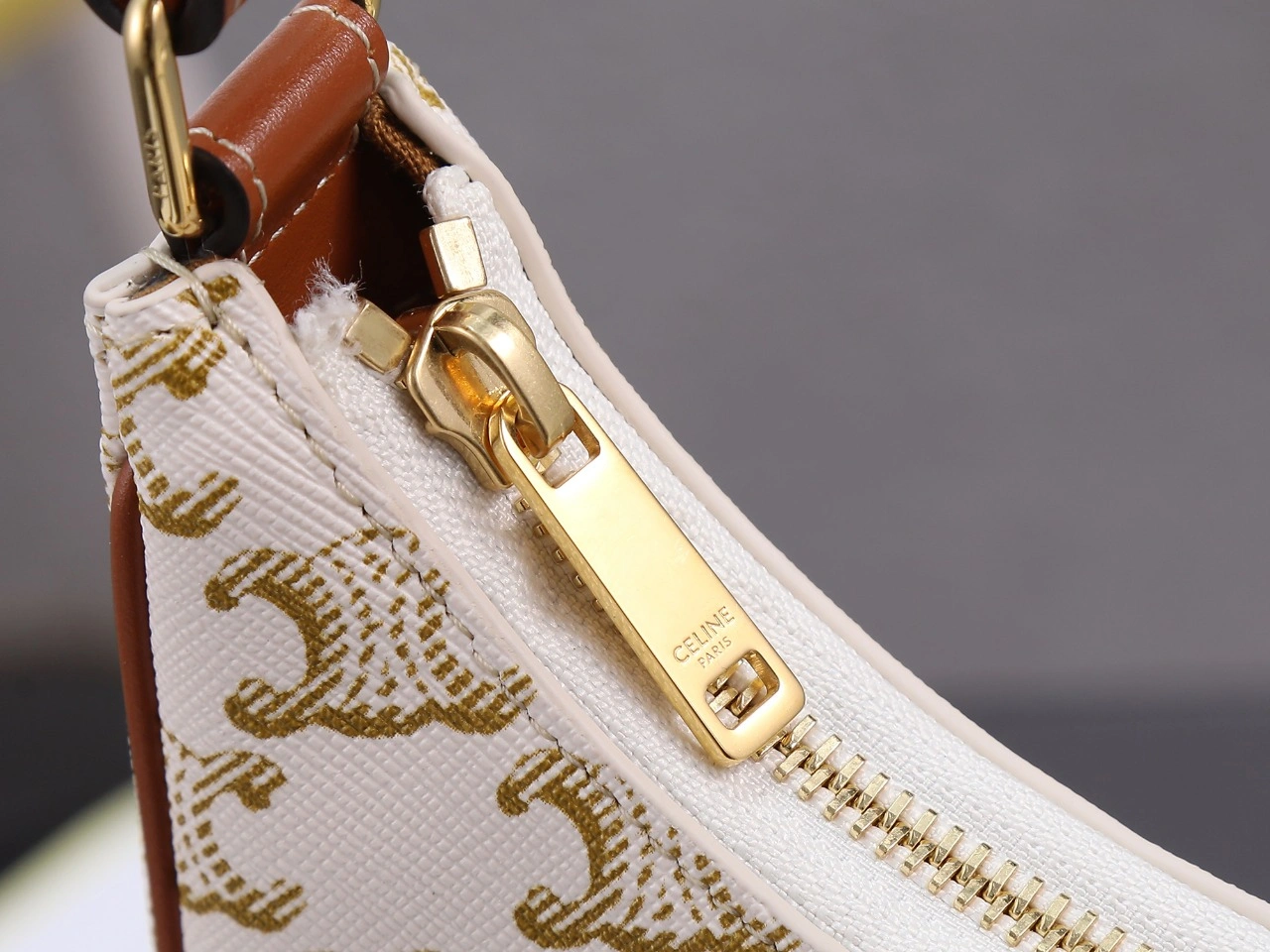 Low-cost Celine Hobo Bags