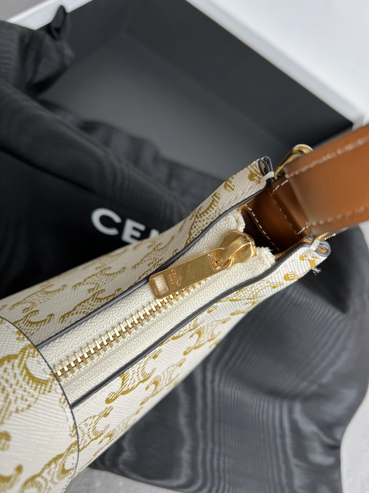 Bargain Celine Hobo Bags