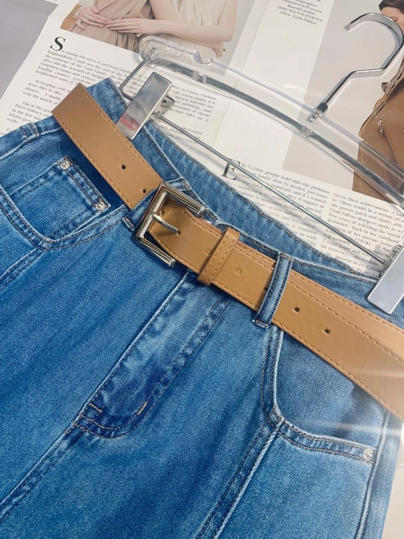 Accurate model Celine Jeans
