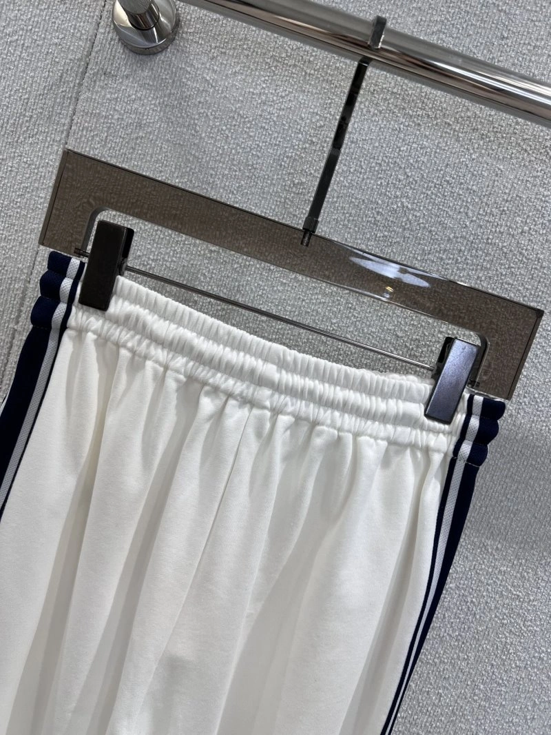 Accurate model Celine Long Pants
