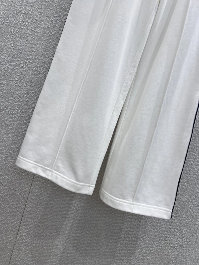 Accurate model Celine Long Pants
