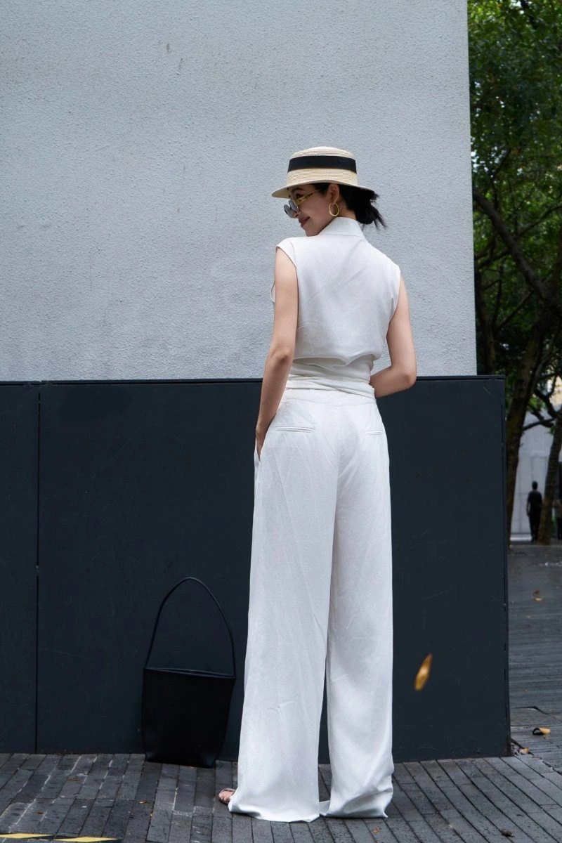 Accurate model Celine Long Suits