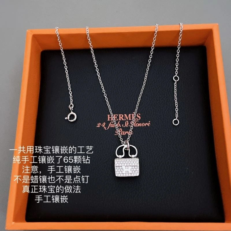 Accurate model Celine Necklaces