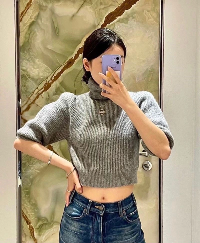 Brand-authenticated Celine Necklaces
