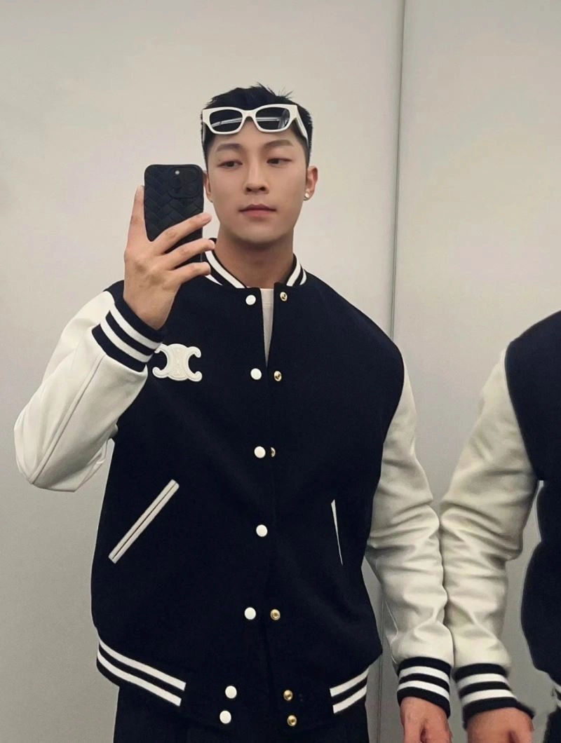 Low-cost Celine Outwear