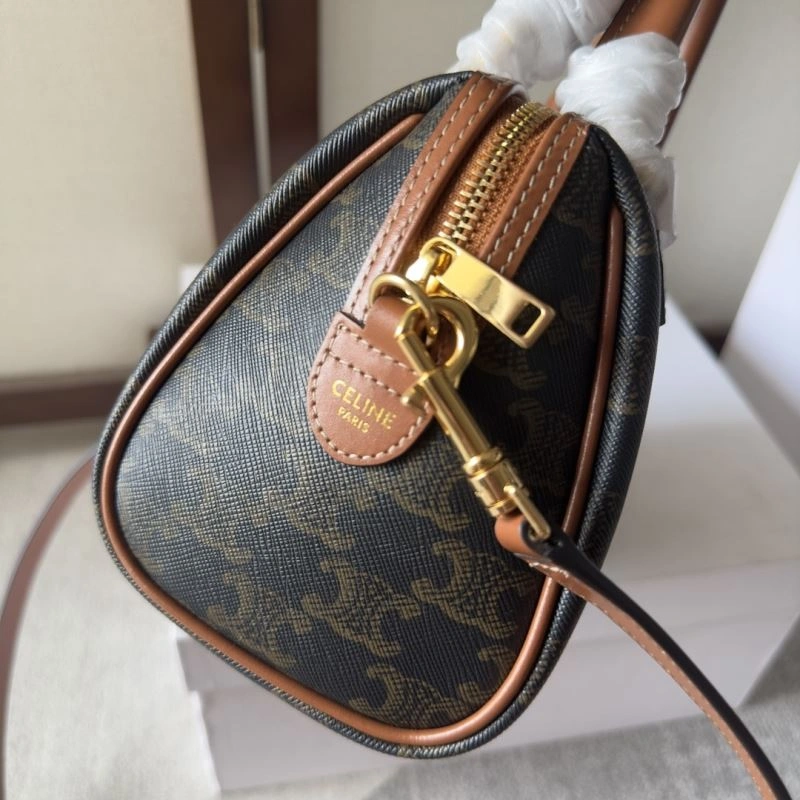 Top mirror Celine Pillow Bags