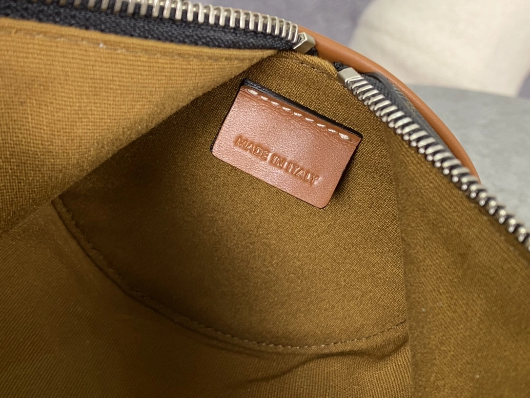 Mirror quality Celine Round Bags