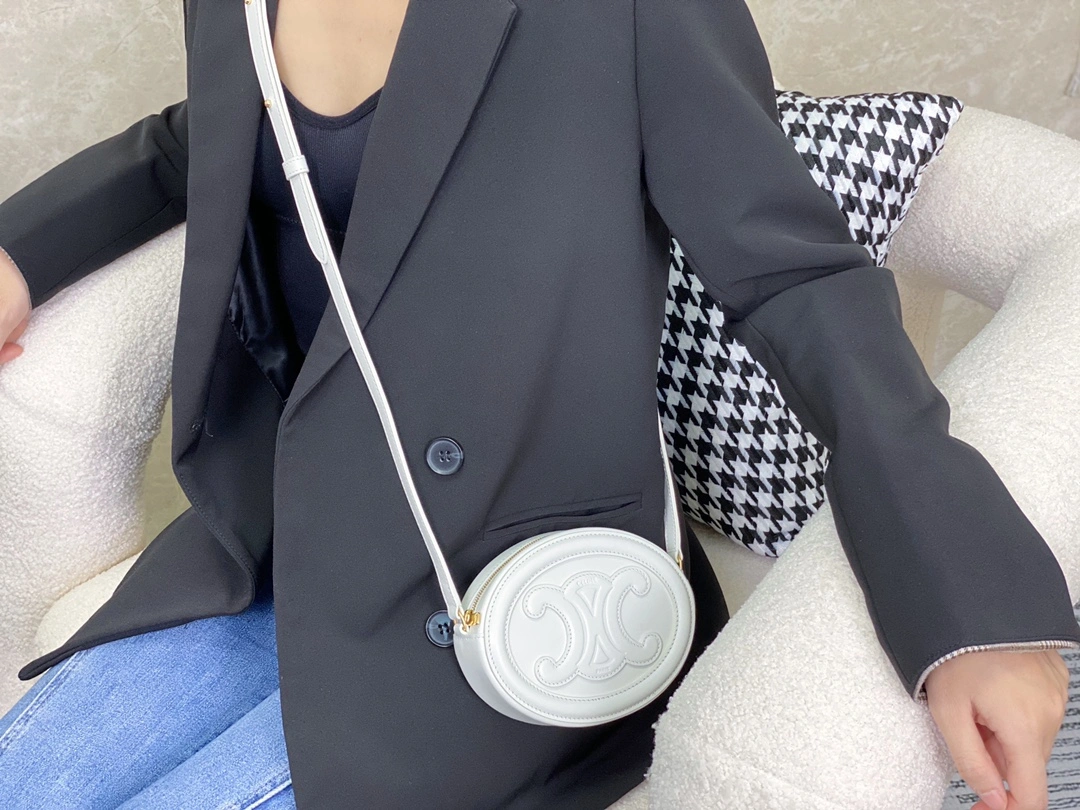 Brand-authenticated Celine Round Bags