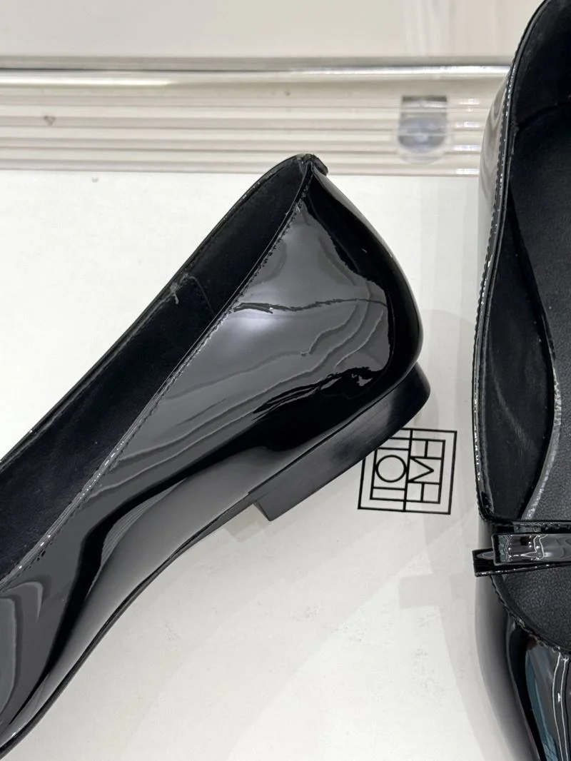 Accurate model Celine Shoes