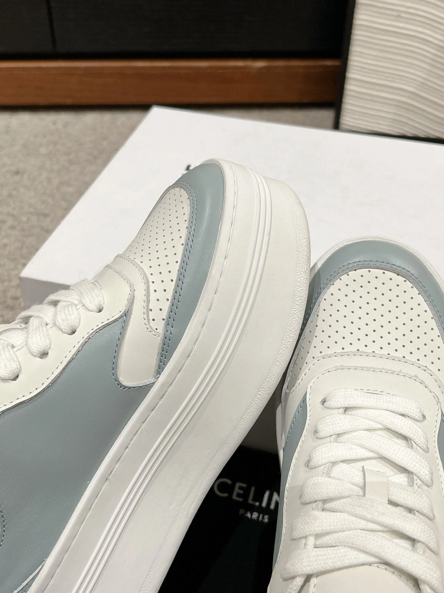 Exact replica Celine Shoes